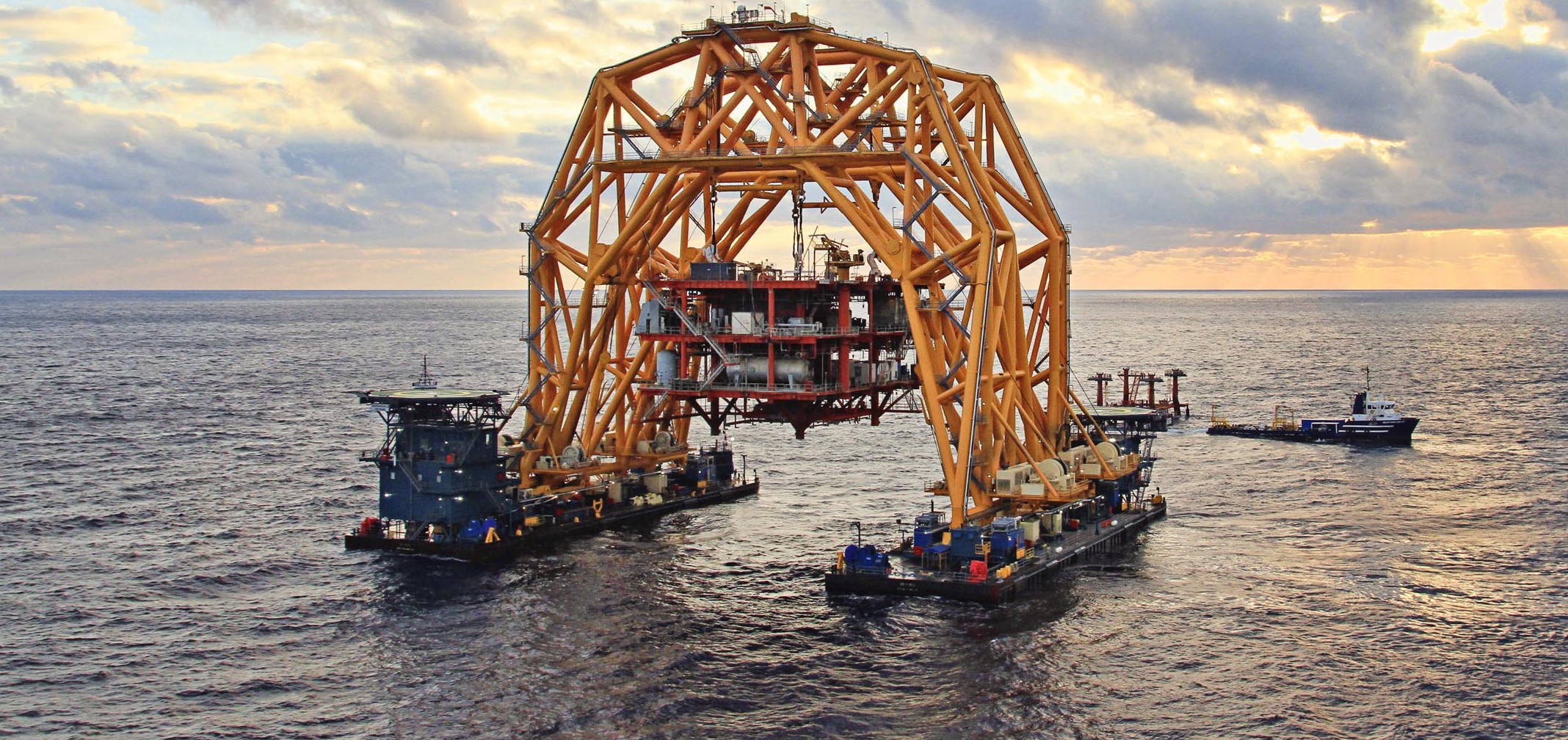 El buque heavy-lift Versabar VB-10,000. | VA DE BARCOS