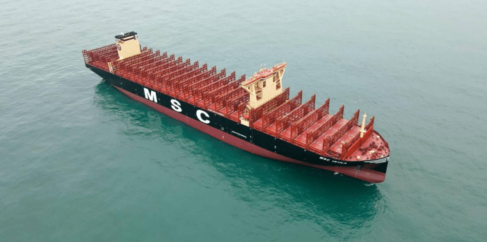El MSC Irina (2023) rompe la barrera de los 24.300 TEUs y se corona ...
